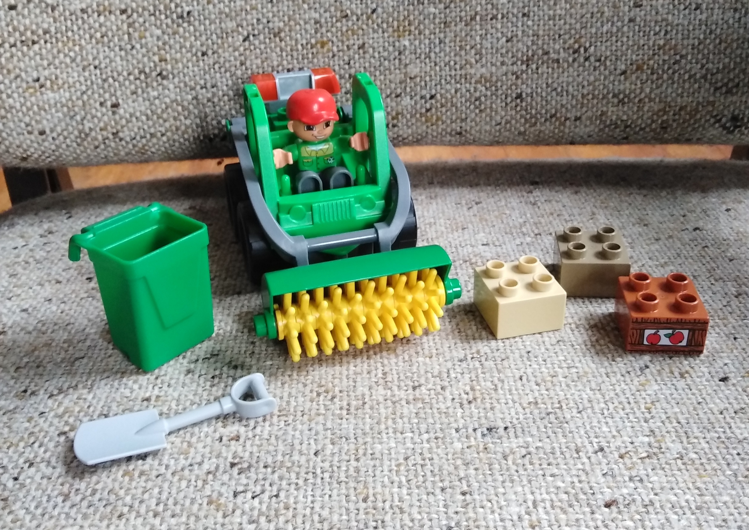 Duplo Road Sweeper